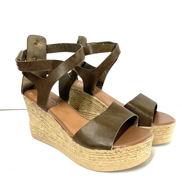 Refresh | Shoes | Refresh Green Strappy Wedge Sandals | Poshmark